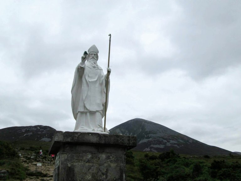 Two Weeks in Ireland: A Guide - The Nomadic Fitzpatricks